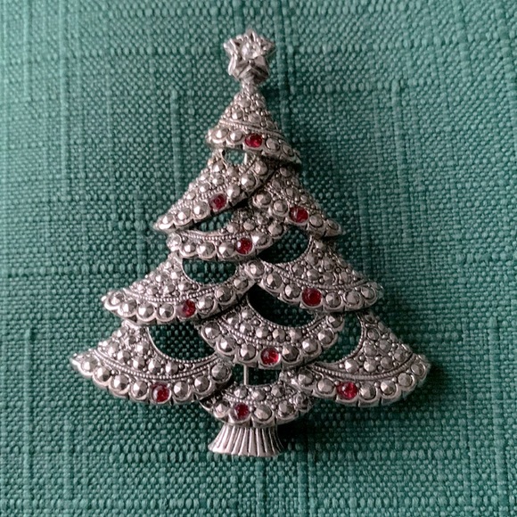 Jewelry | Vintage Avon Christmas Tree Pinpendant | Poshmark